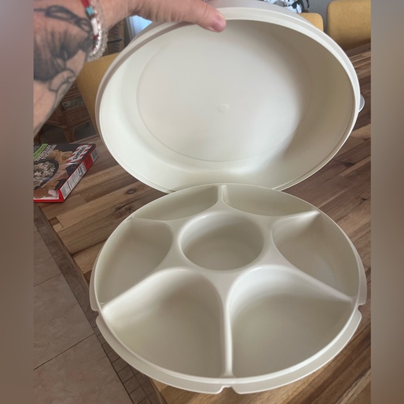 Tupperware | Kitchen | Clear Out Tupperware Vegetable Or Snack ...